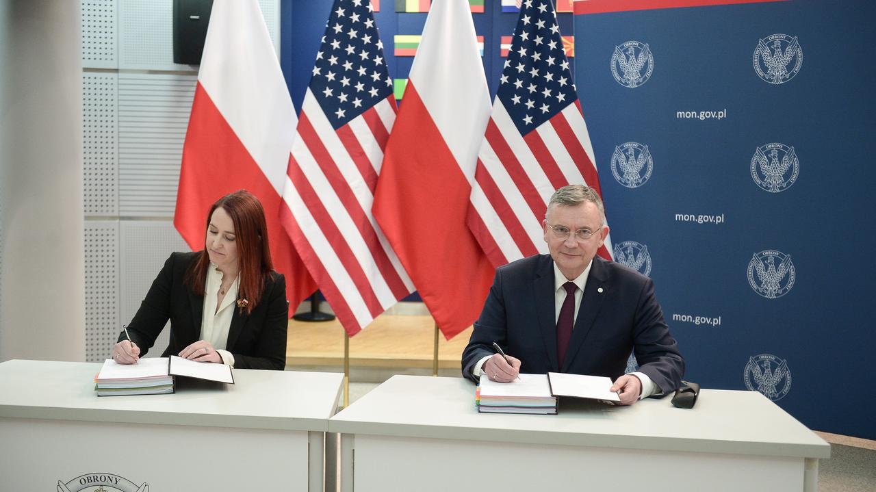 Program Wisła. Offset. MON podpisało umowę z Northrop Grumman - TVN24 ...