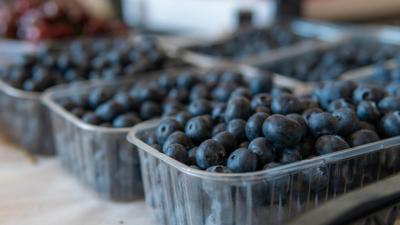 Zbiory owoców 2024. Ekspert nt. dojrzewania owoców: ten rok jest nienormalny - TVN24 Biznes