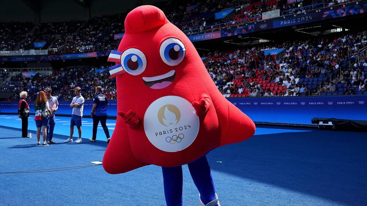 Igrzyska w Paryżu. Chcą, by maskotka Phryge została nowym premierem - TVN24
