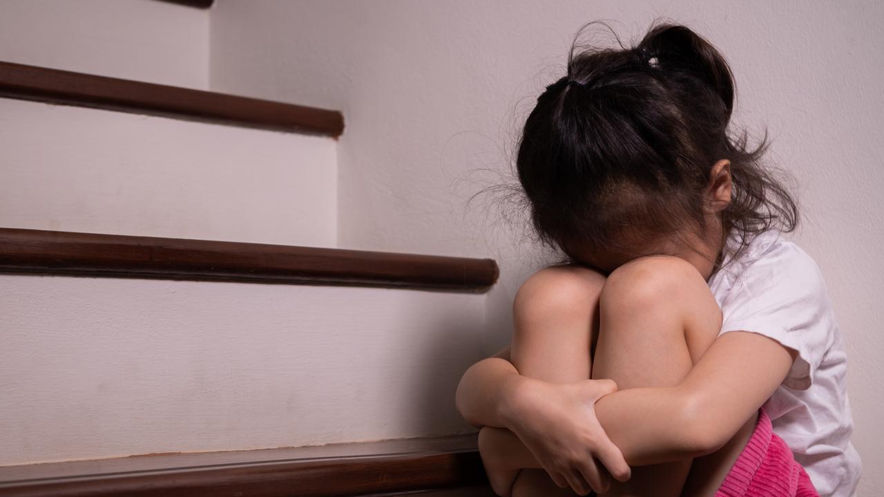 Pijana matka z dzieckiem chciała przenocować w wiacie śmietnikowej - TVN24