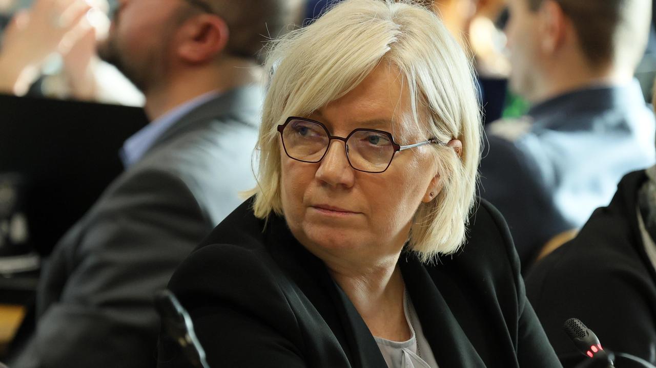 "Sędzia kierująca pracami trybunału". Informacja o Przyłębskiej i ...