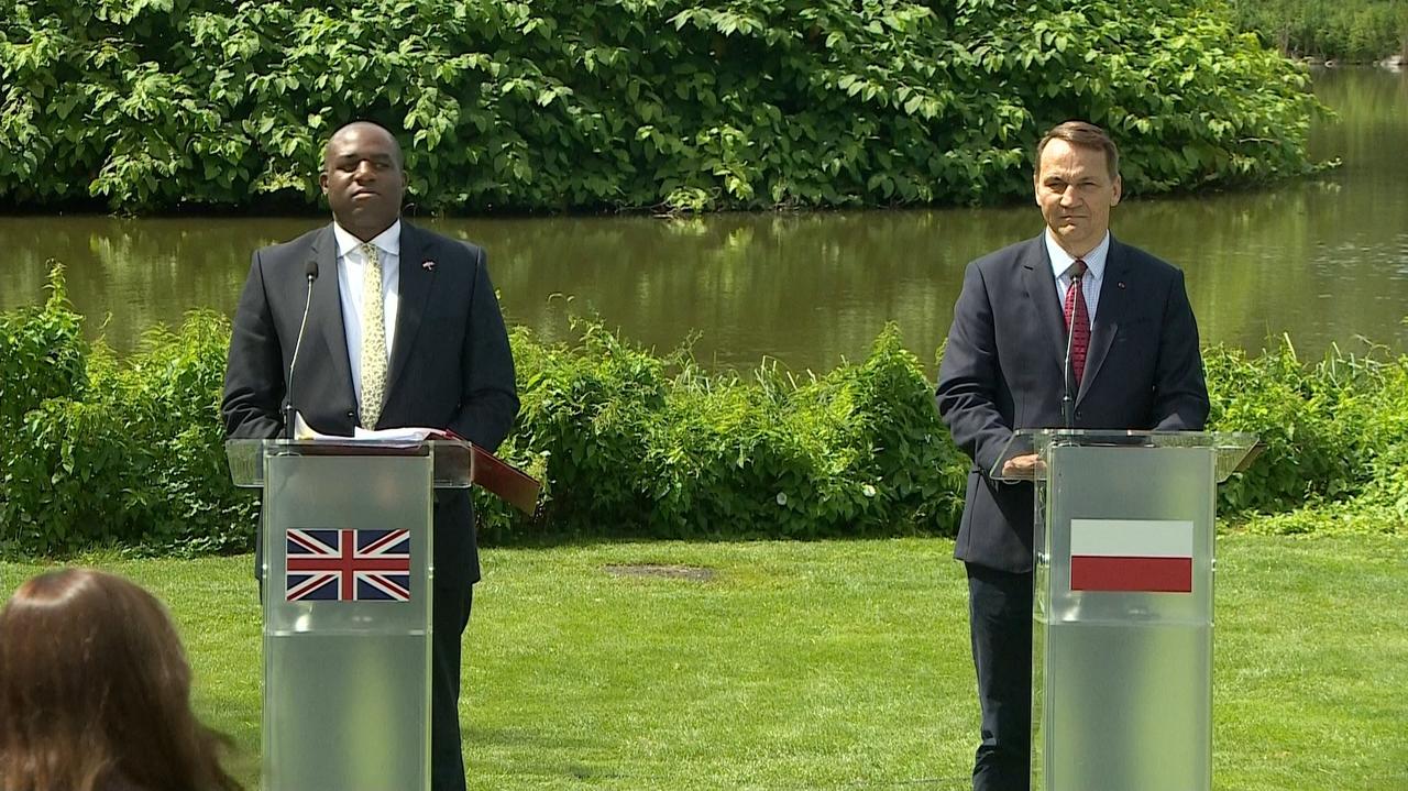 Nowy szef brytyjskiej dyplomacji David Lindon Lammy w Polsce. Rozmowy w ...