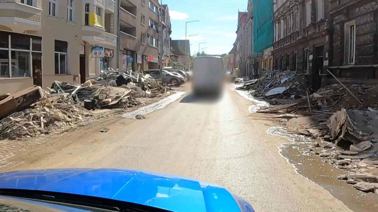 Warszawa. Kolejne gminu dotknięte powodzią otrzymają pomoc od stolicy | TVN Warszawa