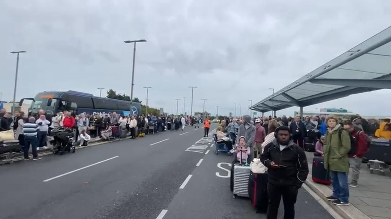 Evacuation at the airport in Dublin - Polish News