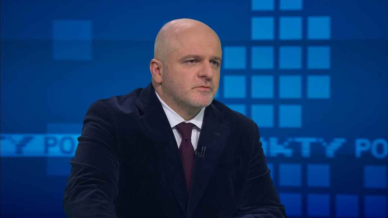 Wołyń, ekshumacje ofiar UPA. Paweł Kowal komentuje - TVN24