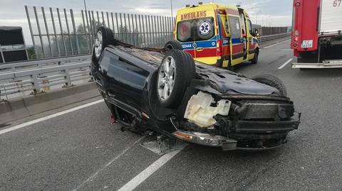 Zabrze. Autostrada A4. Zderzenie busa z samochodem osobowym. Pięć osób w szpitalu, korek ma ...