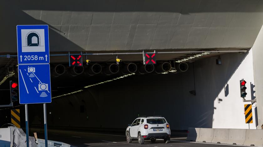 Tunel na zakopiance, odcinkowy pomiar prędkości. Jak szybko można jechać? - TVN24