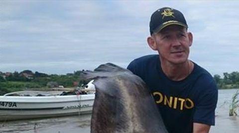 Wyłowili z Wisły dwumetrowego suma. "Cały i zdrowy wrócił do wody" - TVN24