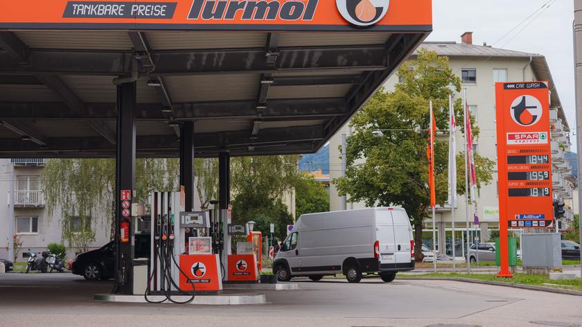 Austria. Orlen kupuje 266 stacji paliw marki Turmöl - TVN24 Biznes