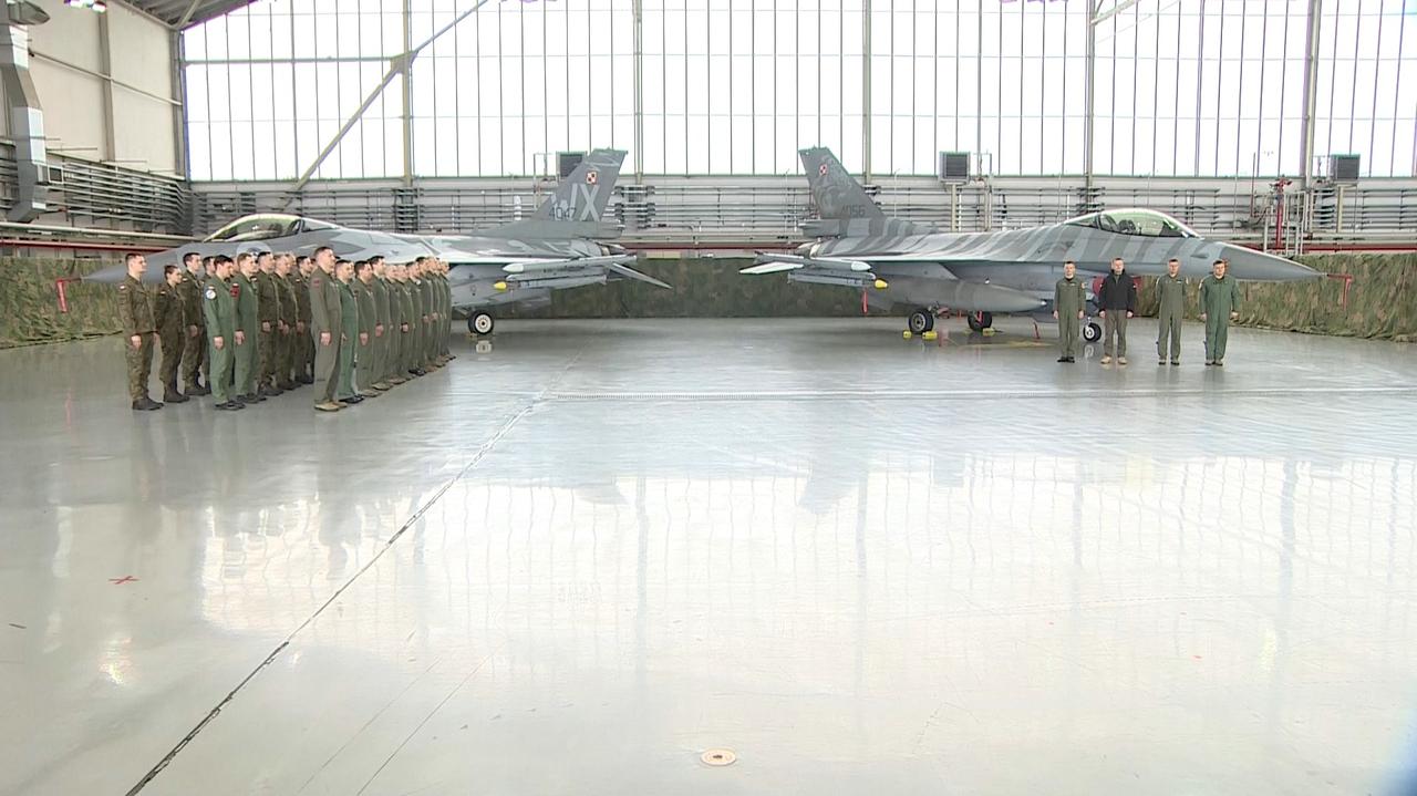 Myśliwce F-35. Szef MON na odprawie załóg: w przyszłym roku trafią w ręce polskich pilotów i ...