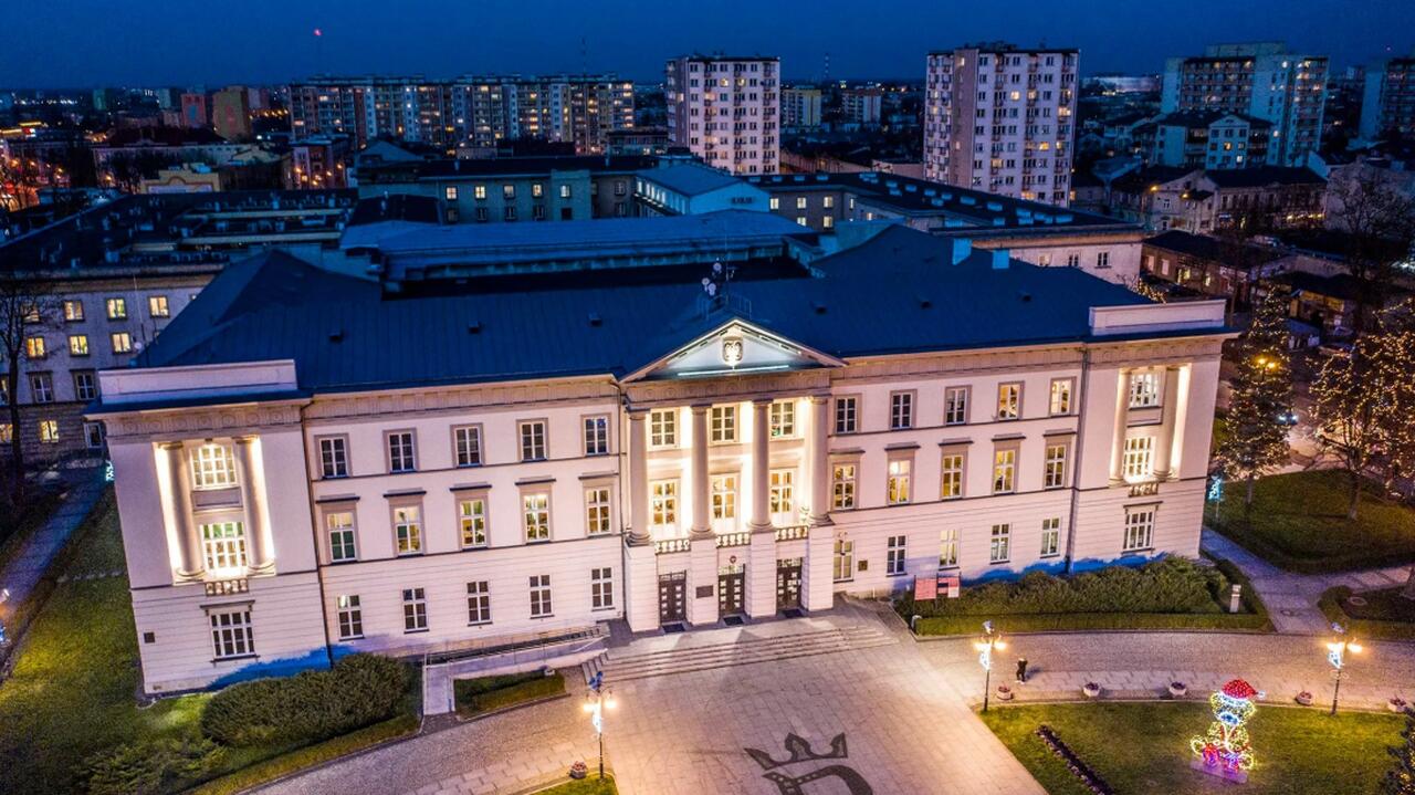 Radom ma zakusy na tereny okolicznych gmin - TVN24