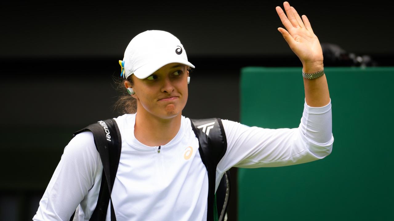 Wimbledon: Swiatek overcomes dip in form to secure 36th straight win ...