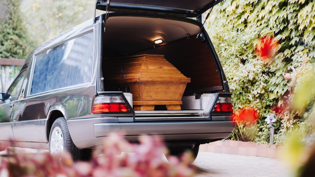 Zmiany w zasiłku pogrzebowym. Nowa propozycja - TVN24 Biznes