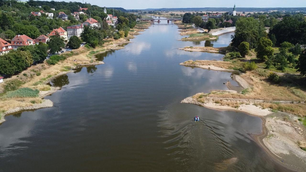Odra. Żegluga na odcinku Odry zamknięta do odwołania - TVN24 Biznes