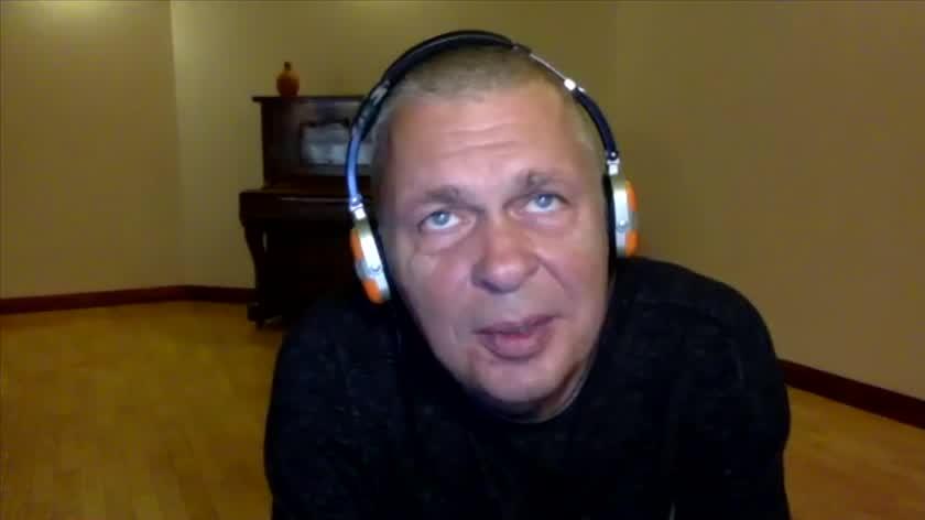 Adam Nowak z Raz Dwa Trzy: tak pięknie potrafimy wspólnie cierpieć ...