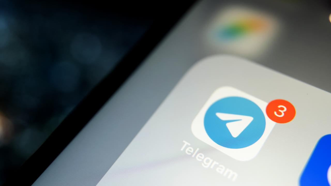 Telegram - co to za aplikacja? Czy ten komunikator jest bezpieczny? - TVN24