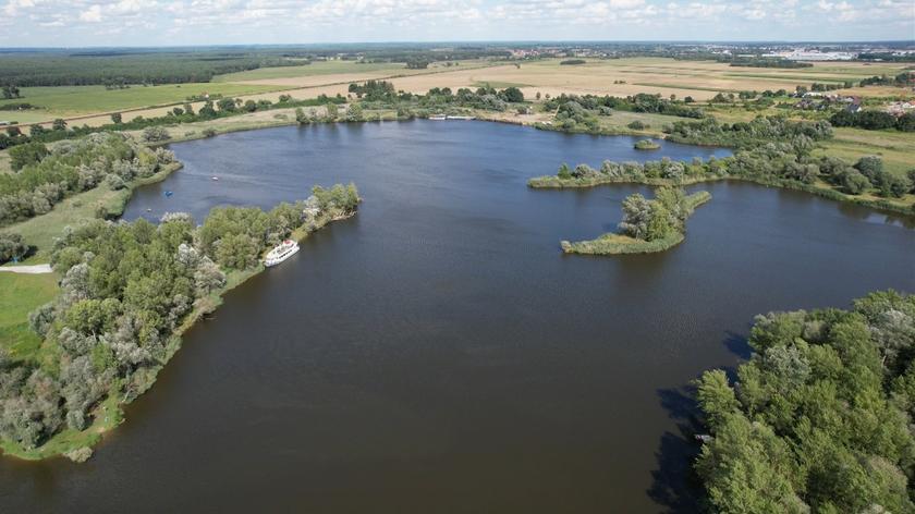Czernica. Złote algi w zbiorniku połączonym z Odrą, zespół kryzysowy ...