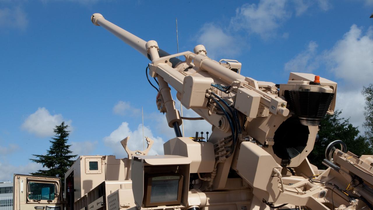 Wojna, inwazja Rosji. Ukraina otrzyma armatohaubice typu TRF1 od ...