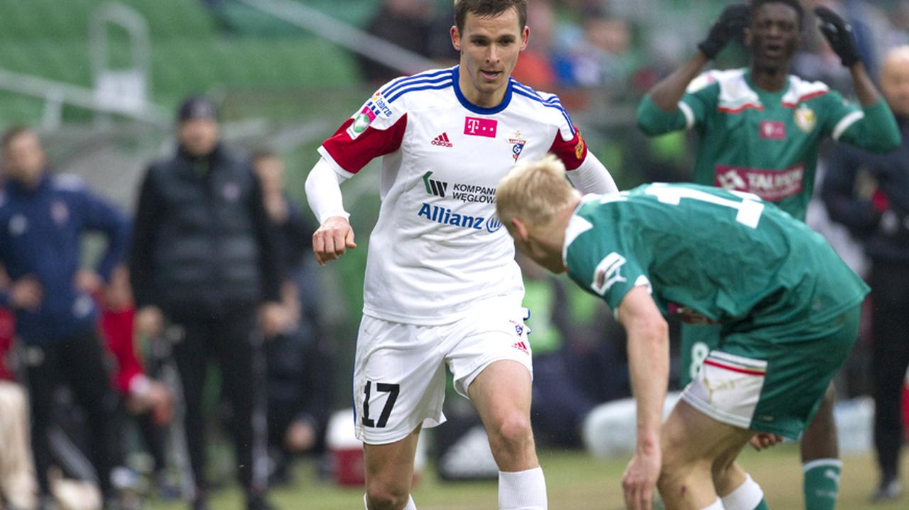 Olkowski podpisał. Od lata kolończykiem - TVN24