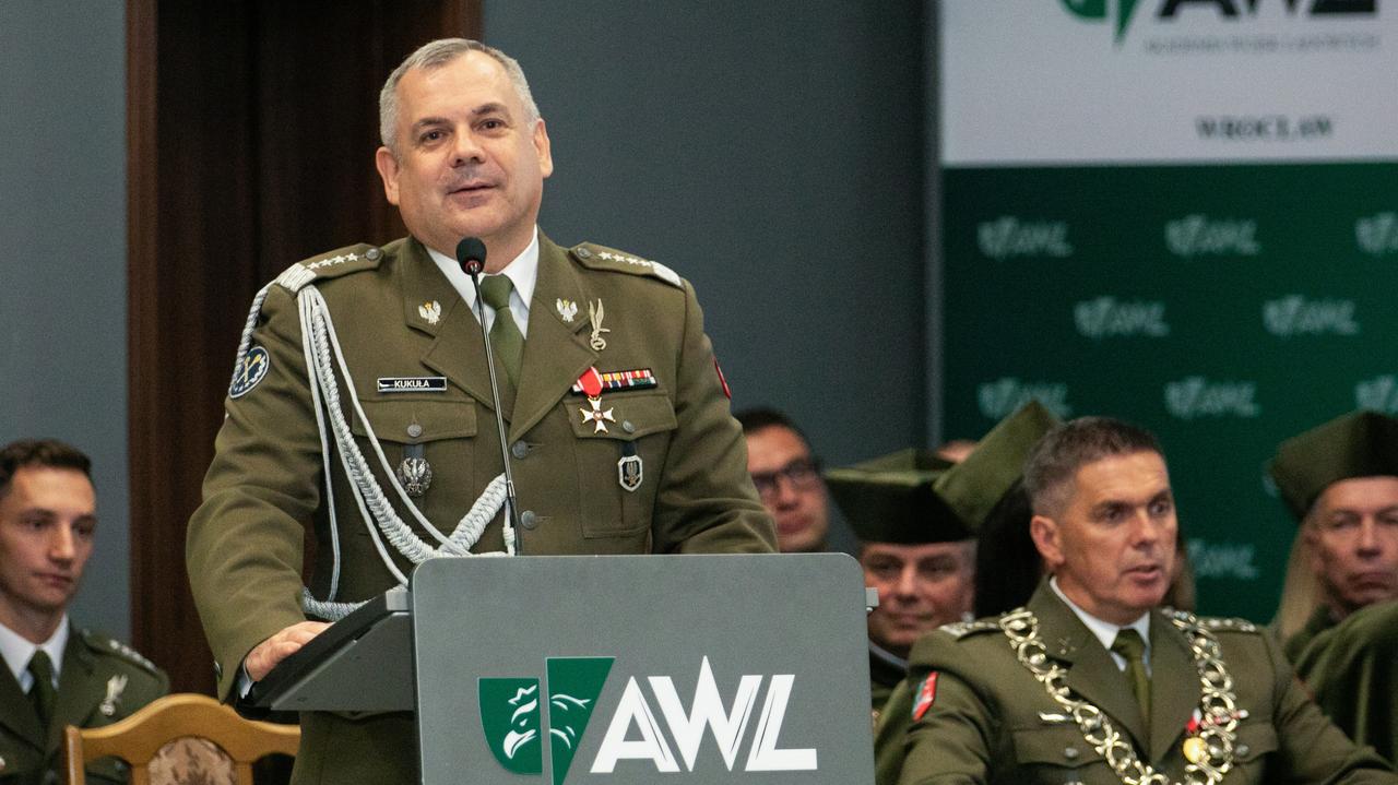 Generał Wiesław Kukuła: jesteśmy pokoleniem, które stanie z bronią w ...